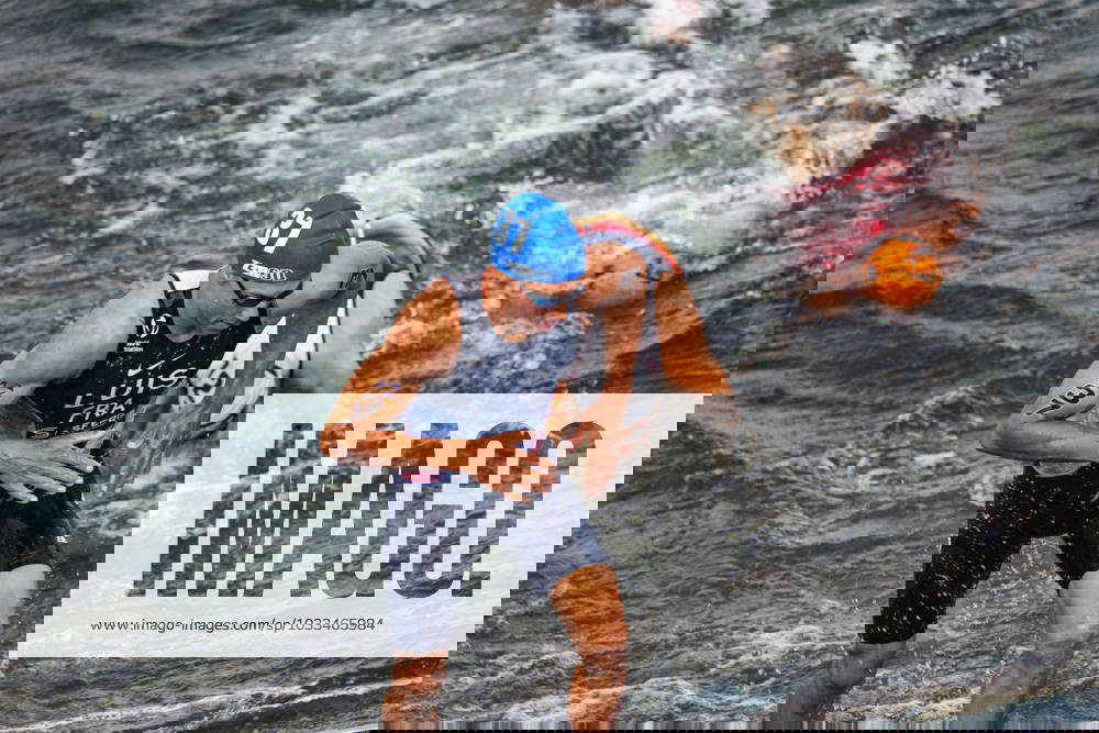 37 Vincent Luis (FRA) swim natation during the 2023 World Triathlon ...