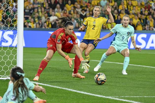BRISBANE 20230817 Swedens goalkeeper Zecira Musovic stretches during ...