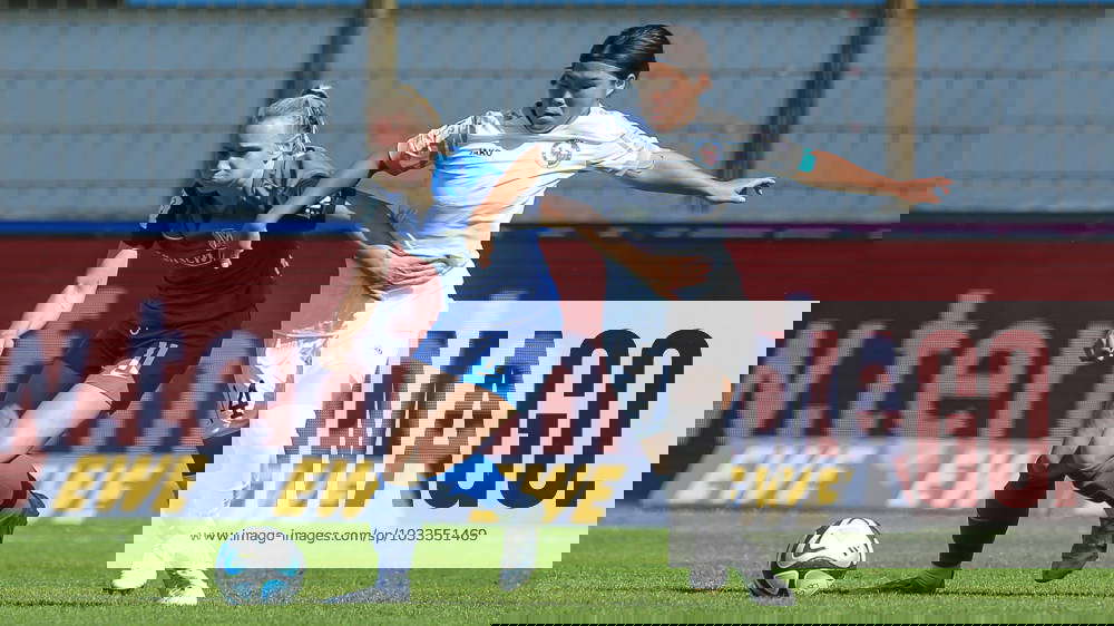 f l Linda Preuß SV Meppen, 11 and Sara Ito 1 FFC Turbine Potsdam, 14 in duel, duel, dynamic