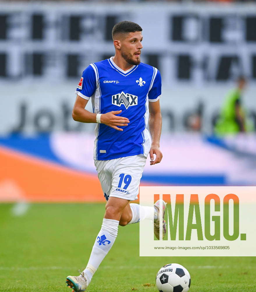 Emir Karic SV Darmstadt 98, 19 on the ball, GER, Eintracht Frankfurt vs ...