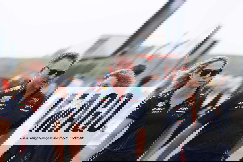 Christian Horner, Team Principal, Fiona Hewitson (left) Oracle Red Bull Racing, Free Practice