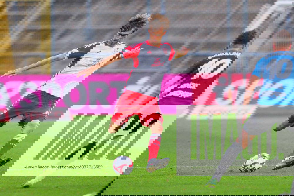 Luca Denk 16, FC Bayern München II shooting at goal, FC Bayern II v SV ...