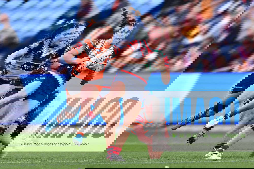 NRLW ROOSTERS TIGERS, Jessica Sergis of the Roosters makes a break ...