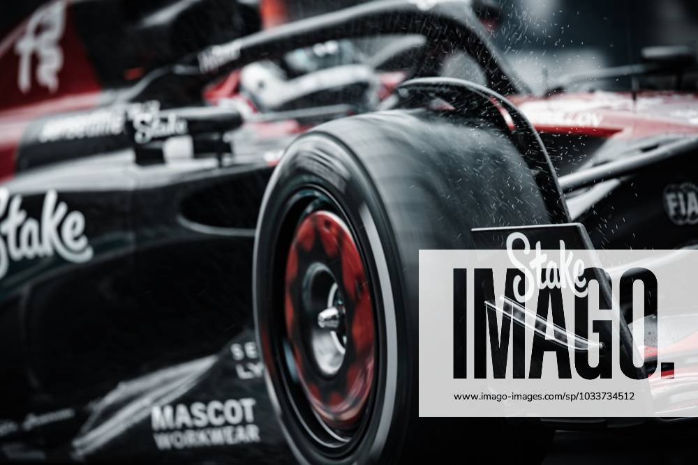 Front tire with rain spray, Dutch Grand Prix, Motorsport, Formula 1 ...