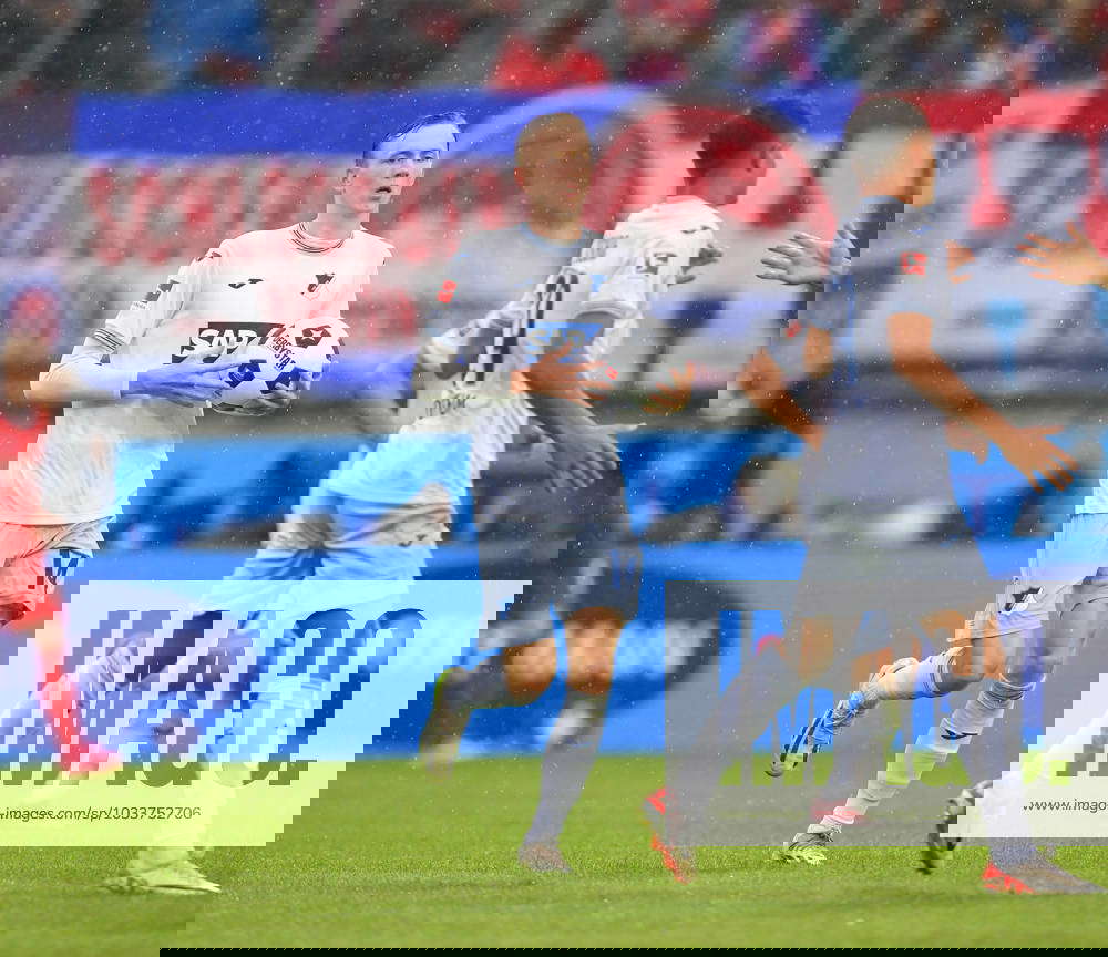 Maximilian Beier TSG Hoffenheim, 14 carries the ball to the kickoff ...