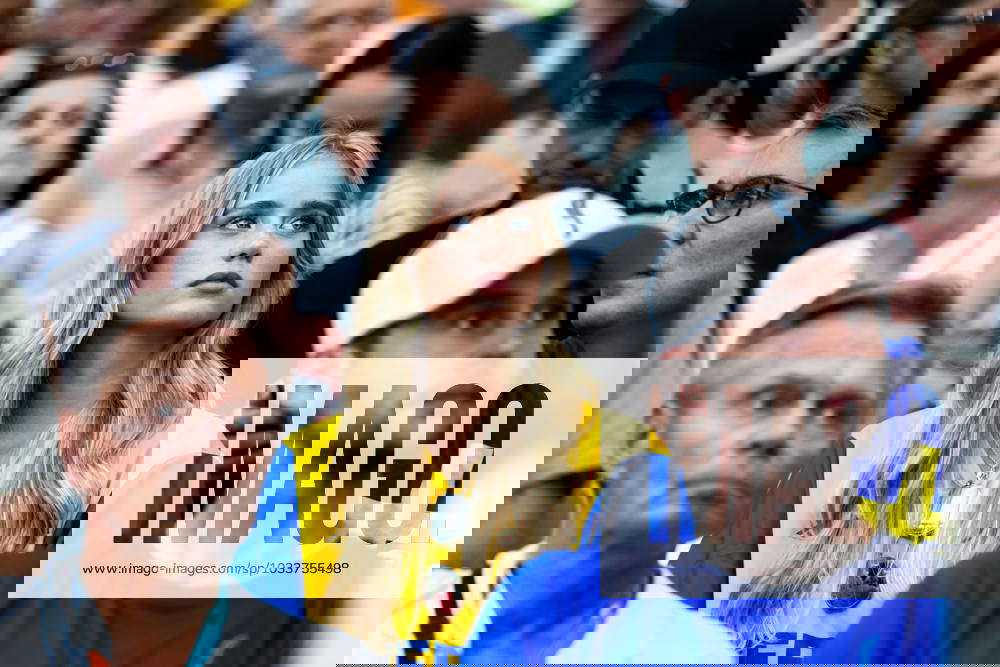 230826 Desire Inglander, girlfriend of Armand Duplantis of Sweden ...