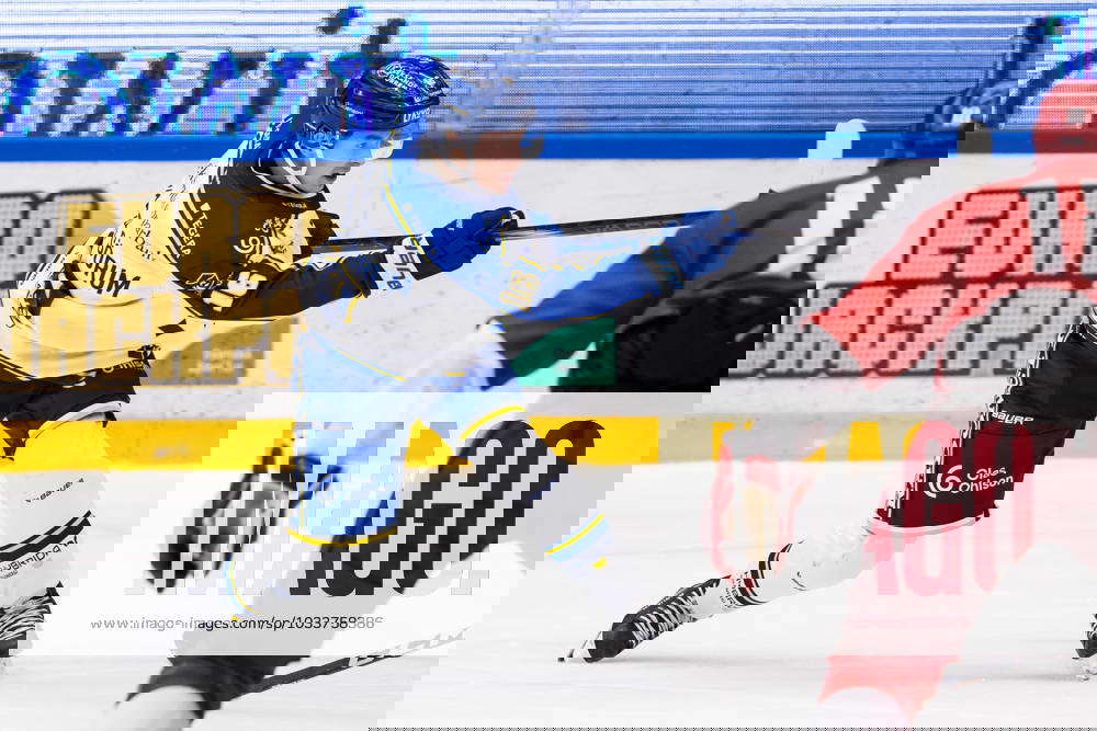 Leksands Felix Unger Sörum during the ice hockey match in the training match between Leksand and