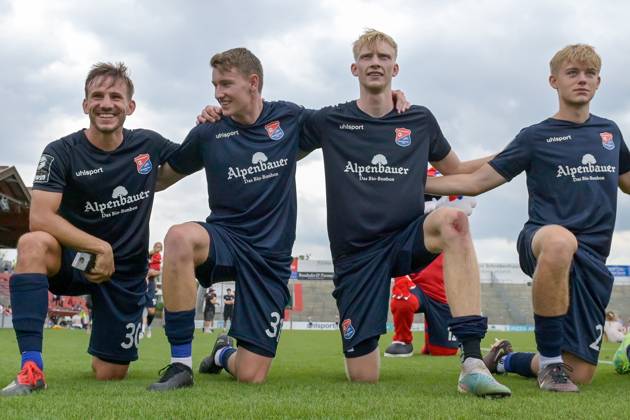 f li Simon Skarlatidis Unterhaching, 30 Philipp Knochner SV Schalding ...