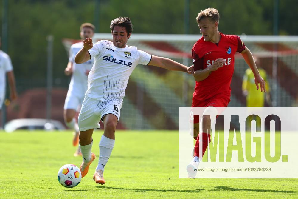 Levis Schaber Balingen in a running duel with Tim Kircher Steinbach TSV ...