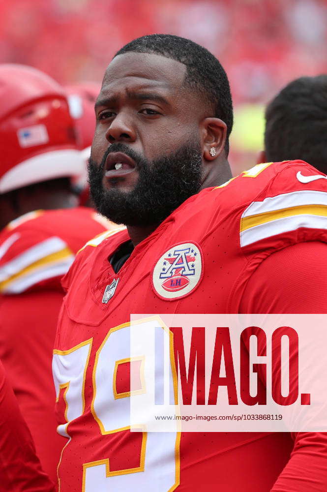 KANSAS CITY, MO - AUGUST 26: Kansas City Chiefs offensive tackle ...
