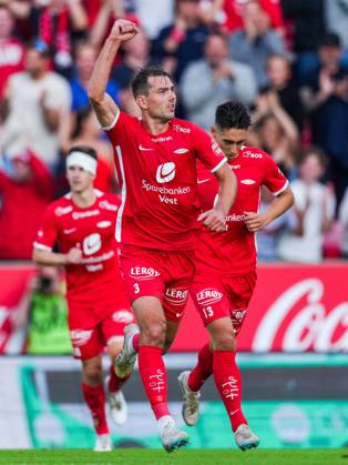 BERGEN - Fredrik Knudsen of SK Brann scores the 1-2 during the UEFA Conference League play-offs