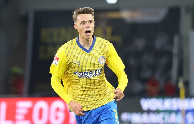 Thorir Johann Helgason Eintracht Braunschweig Football, Men, Season ...