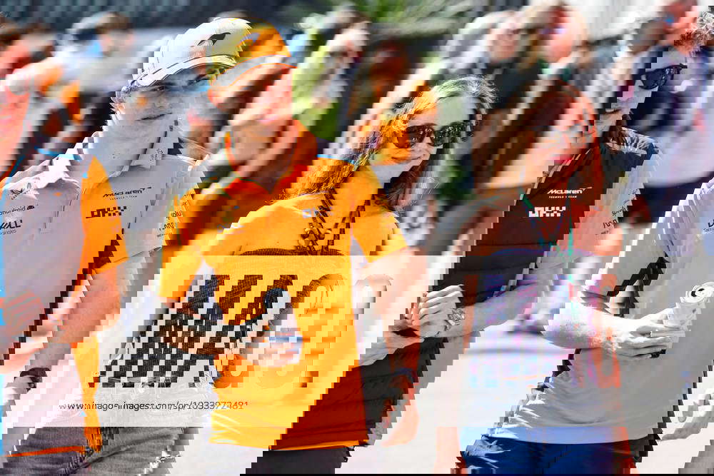 81 Oscar Piastri AUS, McLaren F1 Team with his girlfriend Lily Zneimer ...