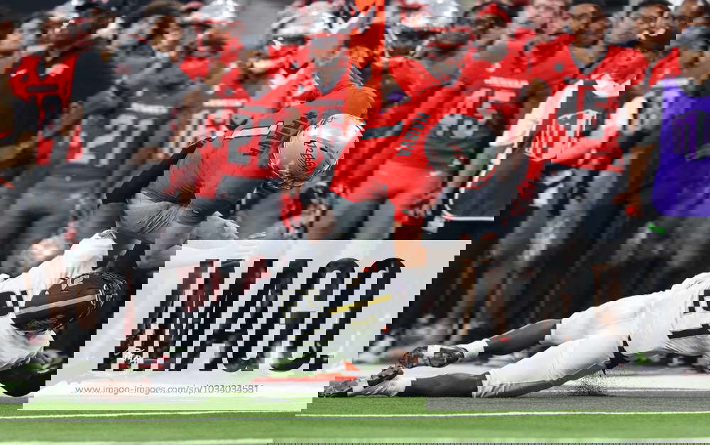 September 02, 2023: UNLV Rebels quarterback Jayden Maiava (1) is ...