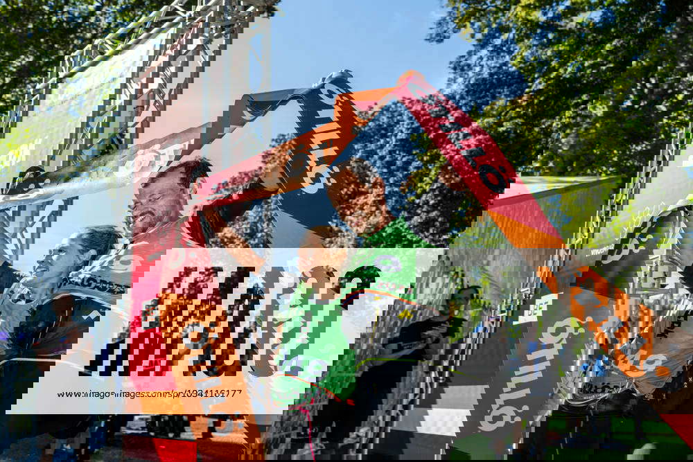 230904 Amanda Nilsson and Adriel Young, Ark, celebrates after winning ...