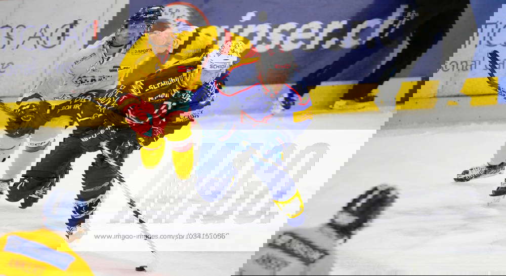 EHC Kloten Duesseldorfer EG Michael Loosli EHC Kloten 05 09 2023 Stimo ...