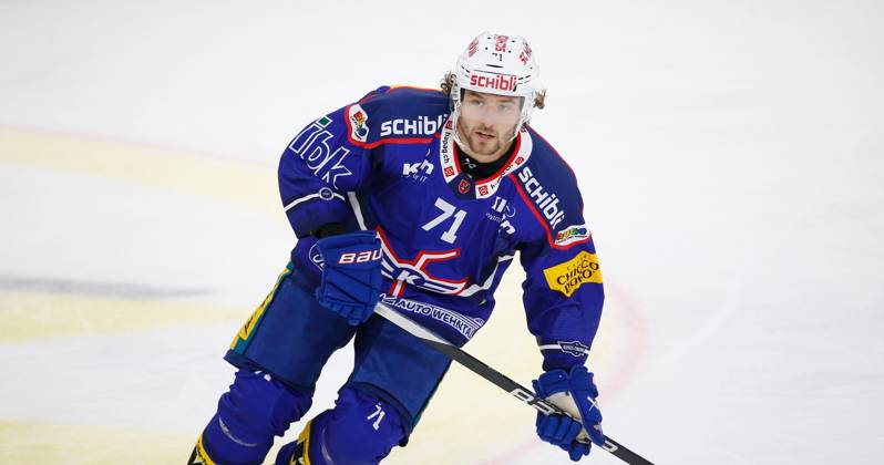 EHC Kloten Duesseldorfer EG Michael Loosli EHC Kloten 05 09 2023 Stimo ...