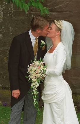 SNOOKER WEDDING Stephen Hendry, the Snooker World Champion, married his ...