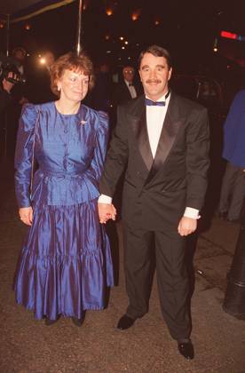NIGEL MANSELL OBE British Formula One Racing Driver With his wife ...