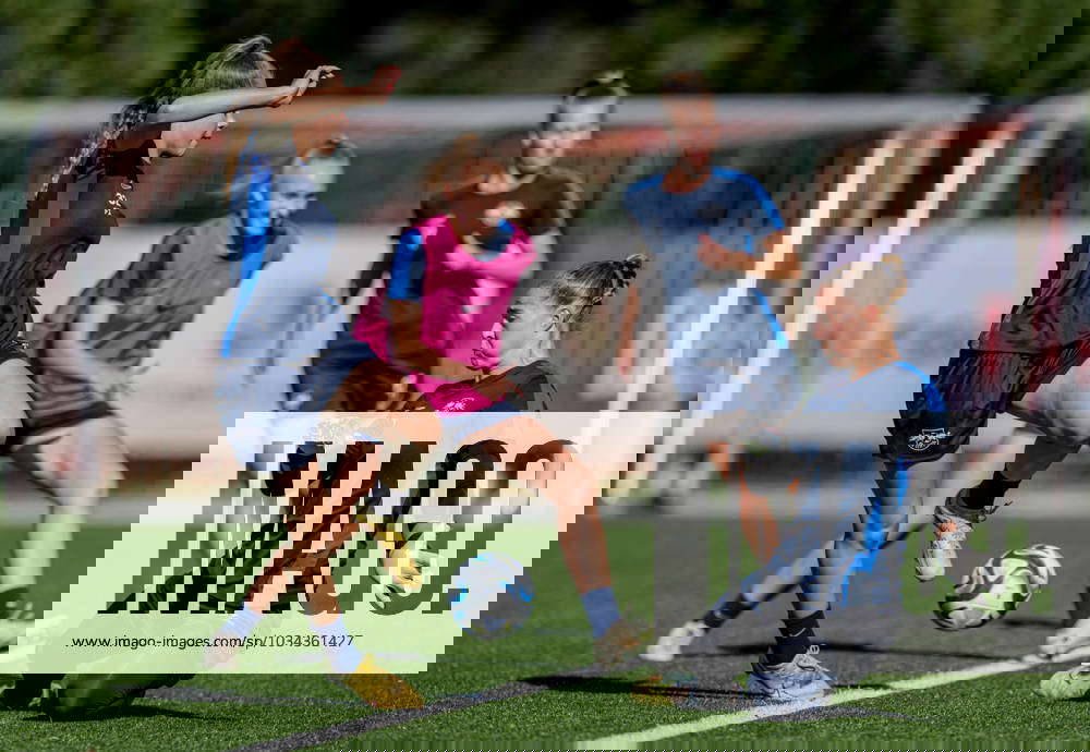 Leipzigs Mia Werner and Elvira Herzog training RB Leipzig women on 6 ...