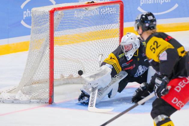 Daniel Blankenburg 25, EA Schongau can not prevent the goal, EHC ...