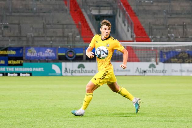 Luca Kerber 1 FC Saarbruecken, 33 SpVgg Unterhaching vs 1 FC ...