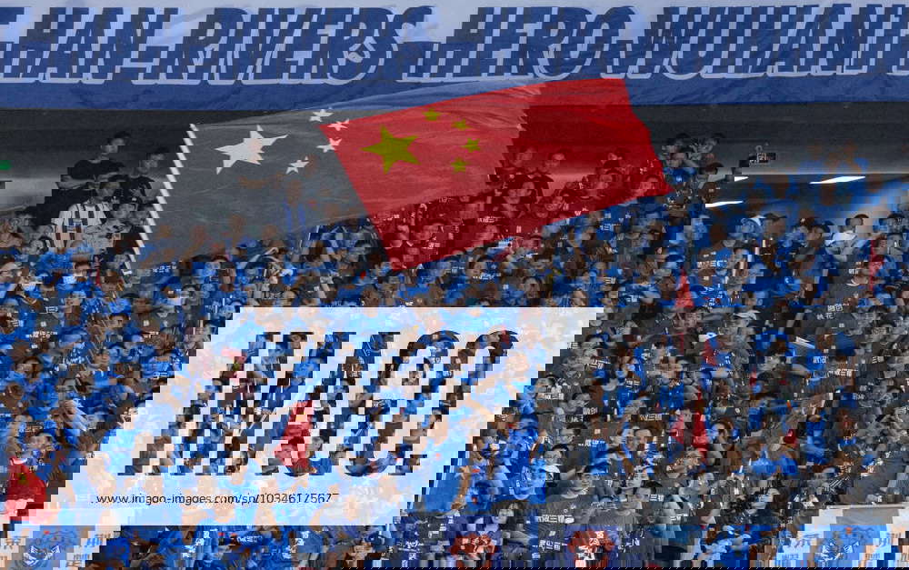 September 20, 2023, Wuhan, Hubei, China: Fans waves Chinese national ...