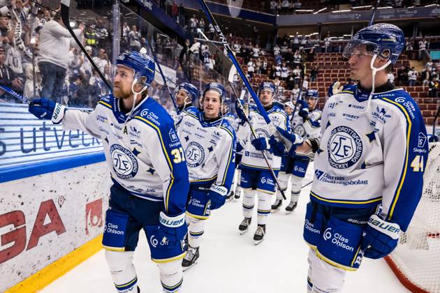 230114 Leksands players celebrate after the 3 0 victory during the ice hockey match in the SHL