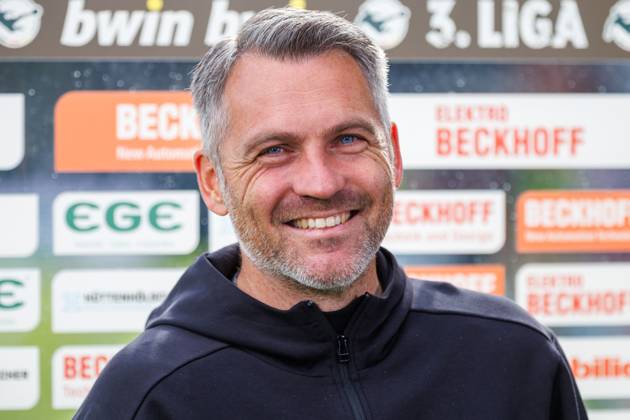 Jan Zimmermann Borussia Dortmund II, coach on TV interview at ...