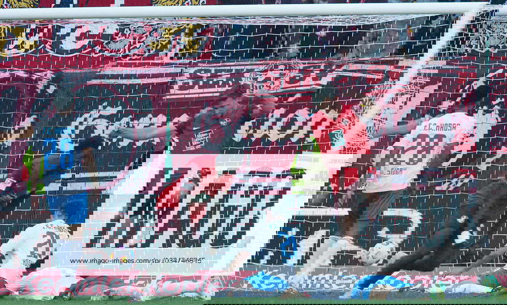 Ragnar Ache 9, FC Kaiserslautern scores the 3 1 winning goal for FCK ...