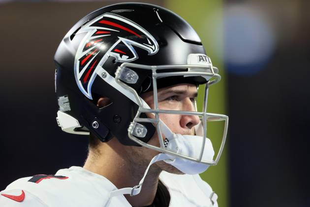 Atlanta Falcons vs Detroit Lions Atlanta Falcons quarterback Marcus ...