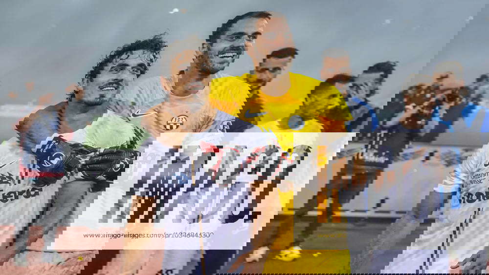 After the derby win Lindrit Kamberi 2 FCZ and goalkeeper Yanick Brecher ...