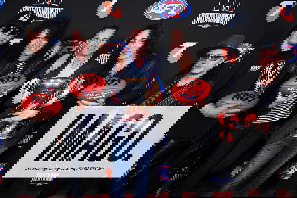 AFL GF ENTERTAINMENT PRESSER, Incoming AFL CEO Andrew Dillon (centre ...