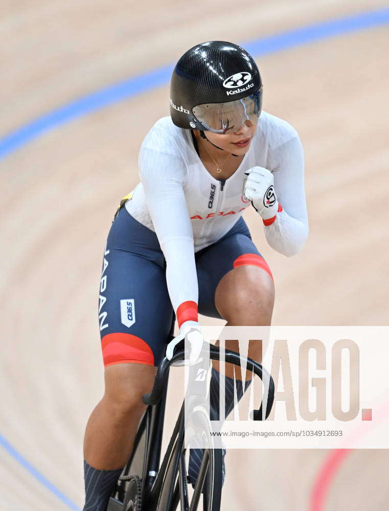 (230929) -- HANGZHOU, Sept. 29, 2023 -- Ohta Riyu of Japan react after the Cycling Track Women s