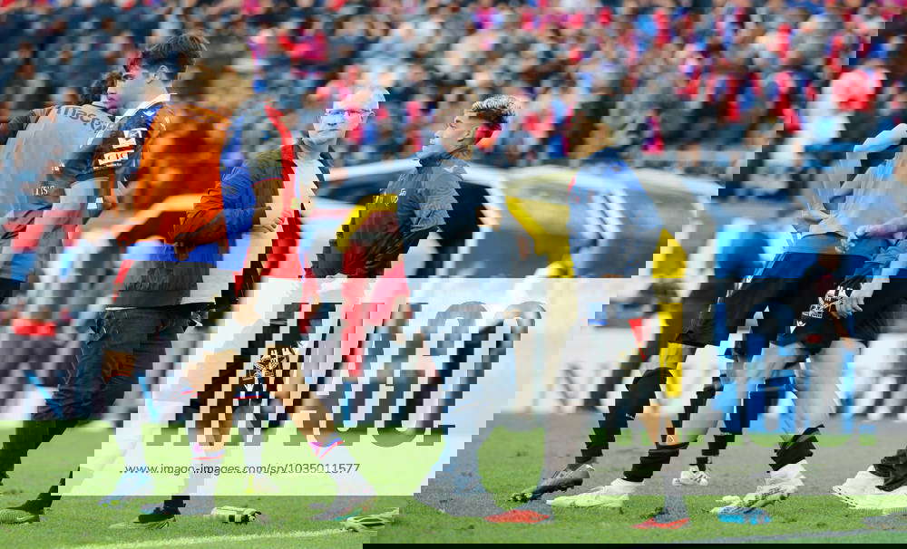 FC Basel Lausanne Ouchy Gabriel Sigua , Coach Heiko Vogel and Juan ...