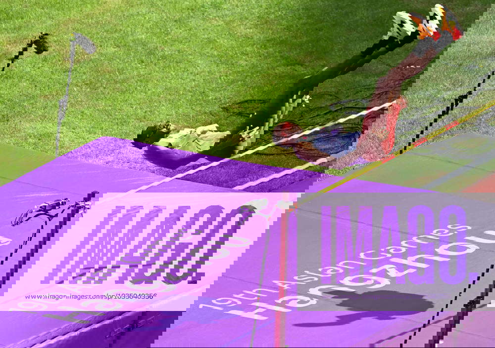 (231002) -- HANGZHOU, Oct. 2, 2023 -- Mutaz Barsham of Qatar competes ...