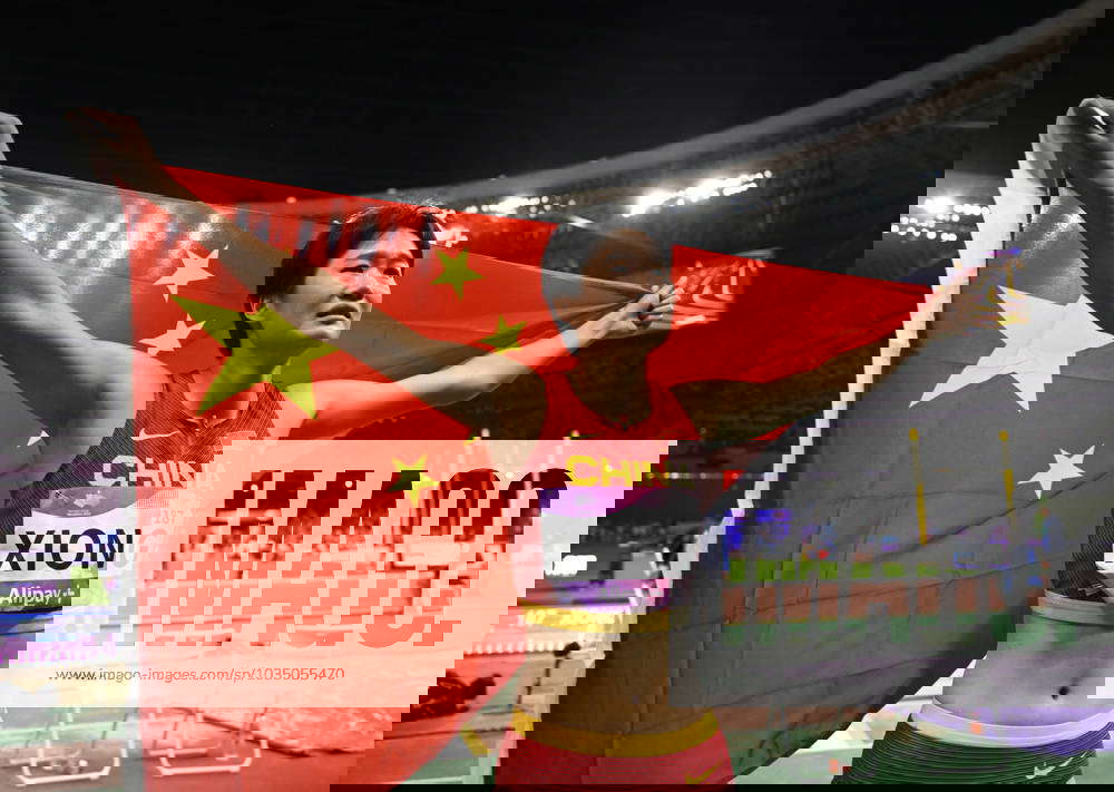 (231002) -- HANGZHOU, Oct. 2, 2023 -- Xiong Shiqi of China celebrates ...