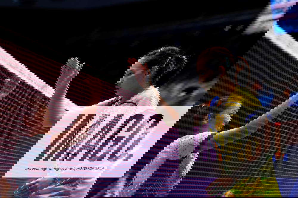 (231003) -- HANGZHOU, Oct. 3, 2023 -- Anu Maya Rai (L) of Nepal greets Pornpawee Chochuwong of