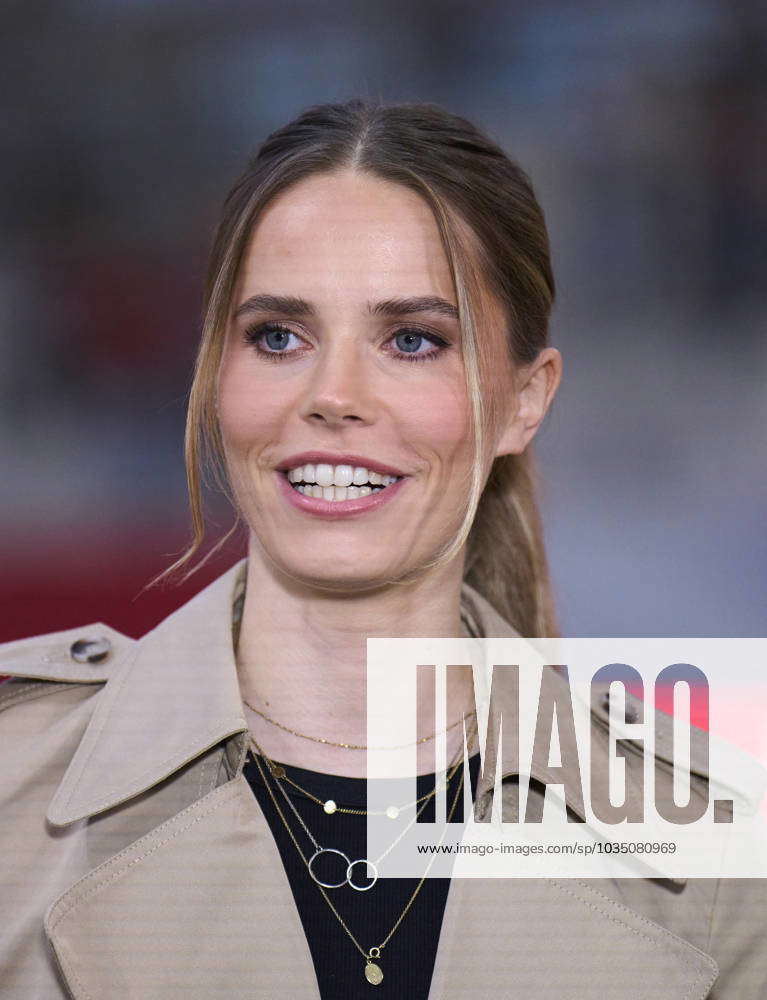 Lili Engels, sports presenter, reporter, woman, moderator, TV ...