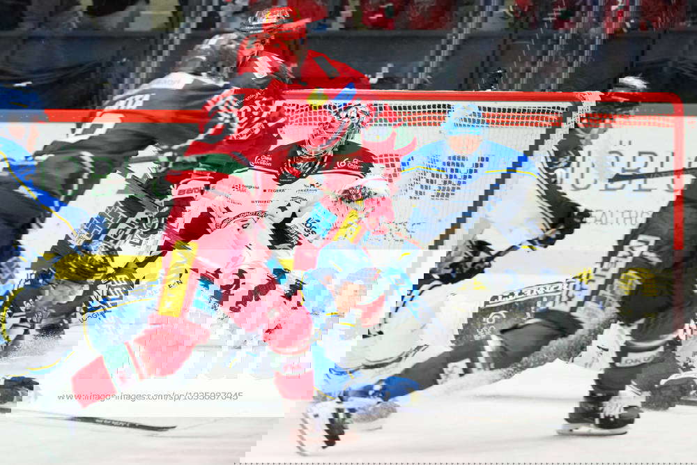 231003 Leksands goalkeeper Filip Larsson during the SHL ice hockey match between MoDo and Leksand