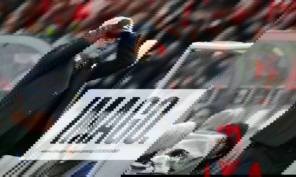 Coach Urs Fischer disappointed fassunfslos disappointment Sports ...