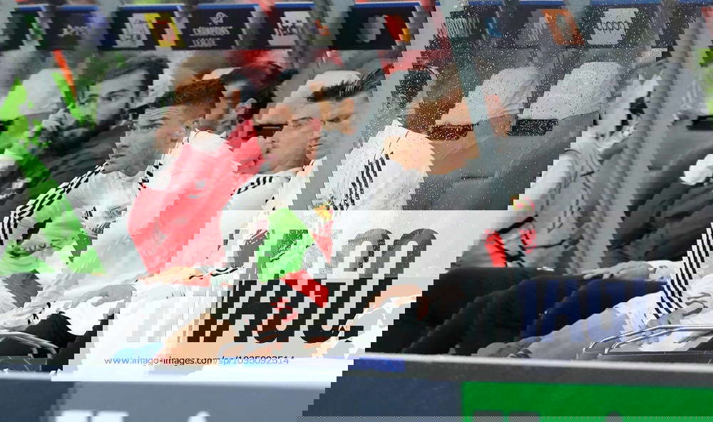 Lucas Tousart, Robin Gosens, Janik Haberer, Kevin Behrens on bench ...