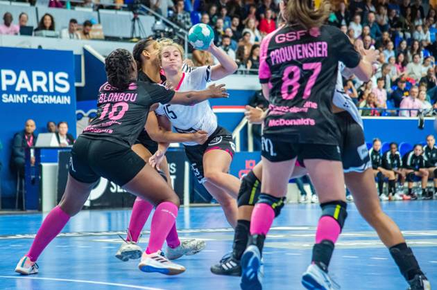 Juliette Faure HANDBALL : Paris 92 vs Brest Handball - Ligue Butagaz ...