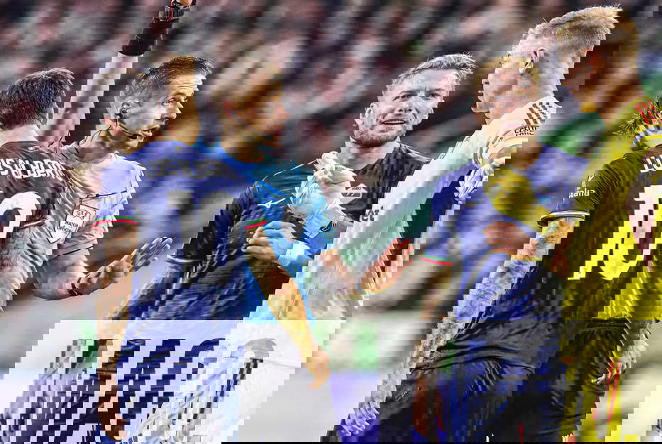 Celtic v Lazio UEFA Champions League Joe Hart of Celtic speaks with ...