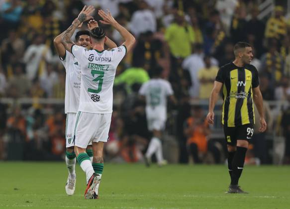 JEDDAH, SAUDI ARABIA - OCTOBER 6: Roger Ibanez of Al Ahli celebrating ...