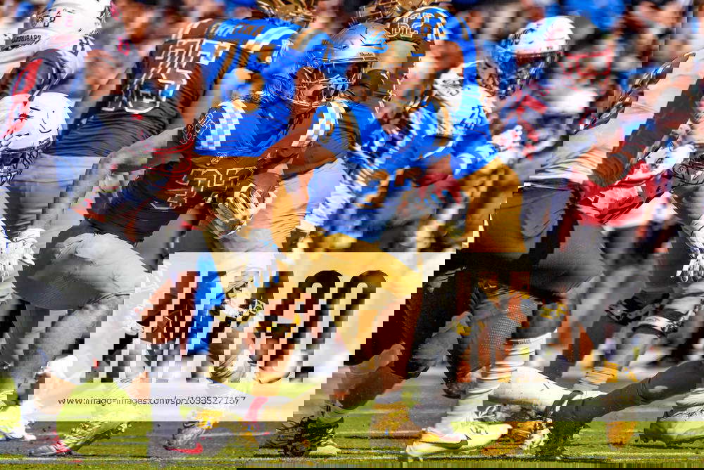 October 7, 2023 Pasadena, CA.UCLA Bruins running back Carson Steele (33 ...