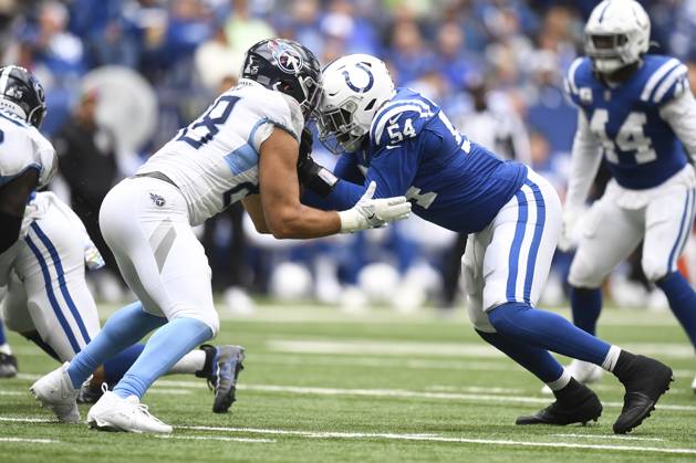 INDIANAPOLIS, IN - OCTOBER 31: Tennessee Titans Tight End Geoff Swaim ...