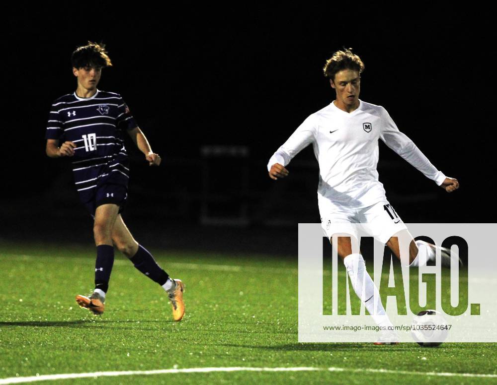 Syndication: The Enquirer Moeller senior Mason Cooper (17) with Elder ...