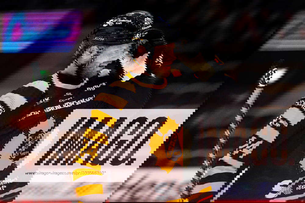 Skellefteas Oscar Lindberg during the SHL ice hockey match between Skelleftea and Frölunda on in