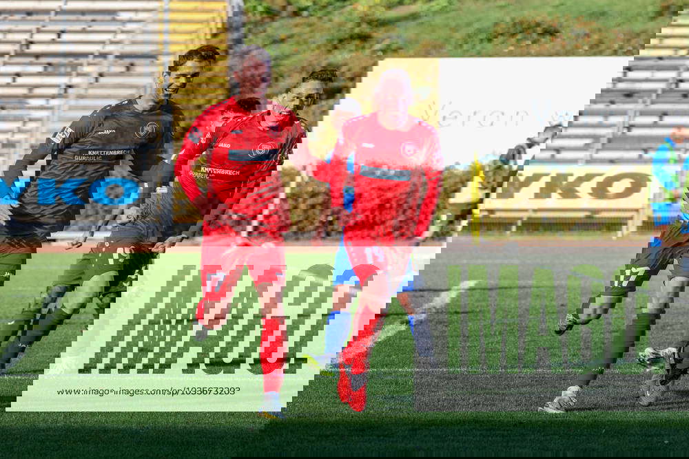 Lars Schardt SI r celebrates his goal to 3 0 with Jannik Kraemer Krämer ...